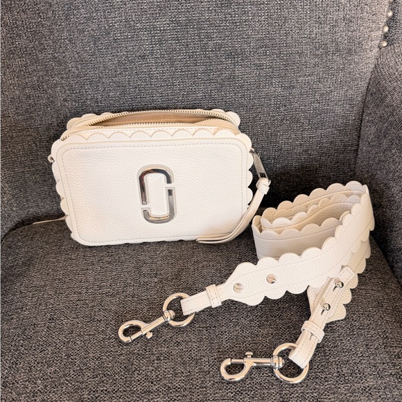 Marc Jacobs | Bags | Marc Jacobs White Crossbody | Poshmark